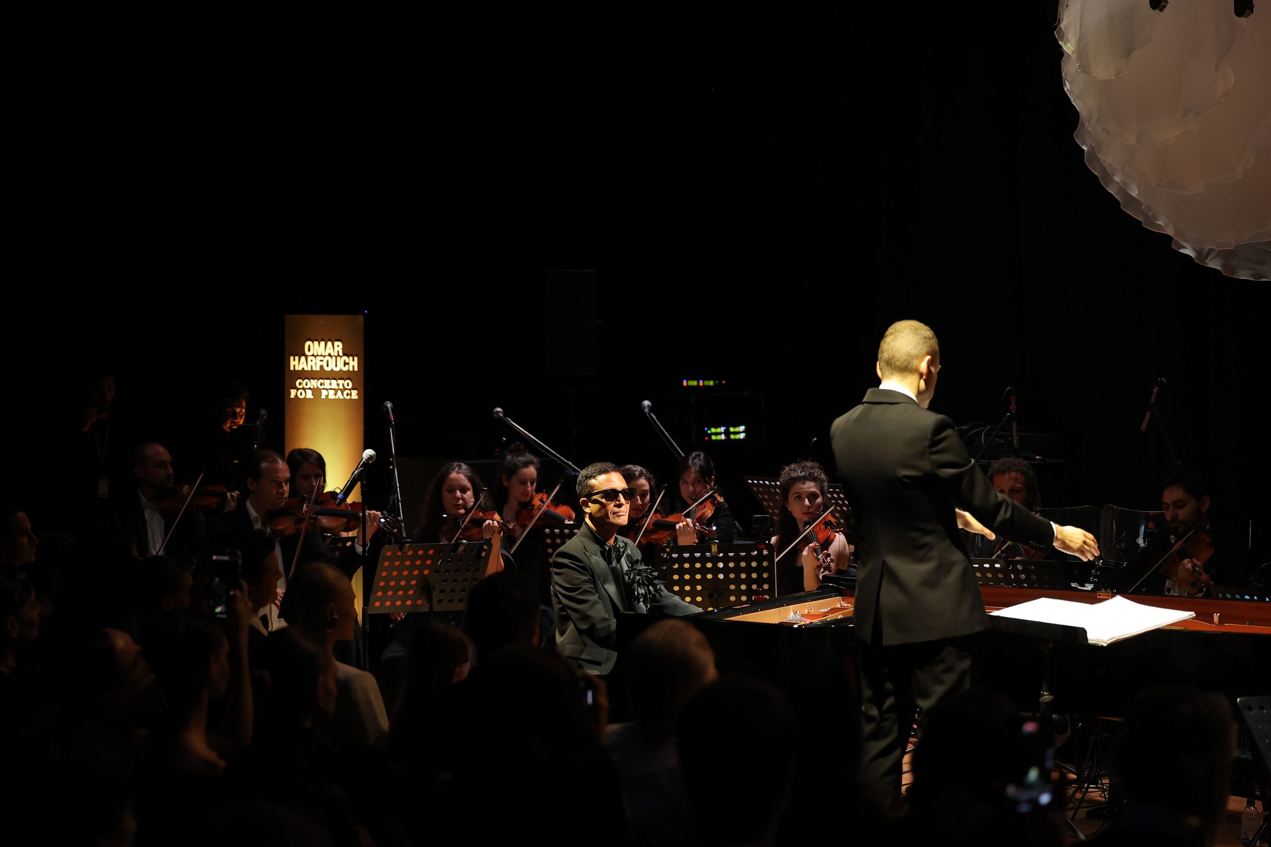 OMAR HARFOUCH EN VOYAGE MUSICAL VERS LA PAIX - CITIZENK