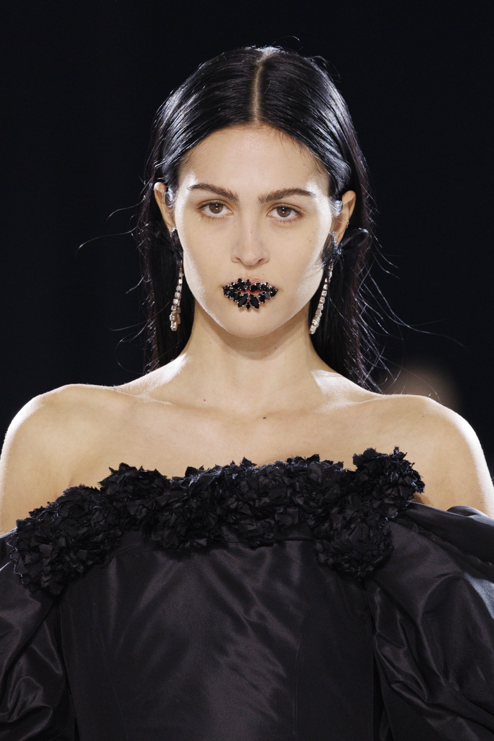 UNE BEAUTÉ DE PORCELAINE ET DE CRISTAUX, RENCONTRE AVEC PAT MCGRATH ...